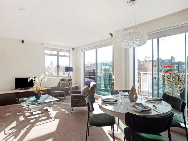 Apartment at Chesham Street, City of Westminster