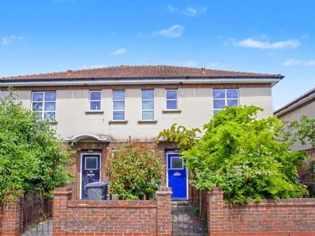 Apartment at Chesham Street, Greater London
