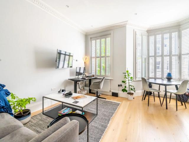 Apartment at Chesilton Road, Greater London