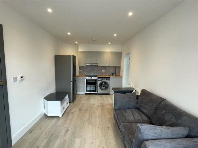 Apartment at Chester Avenue, Greater London