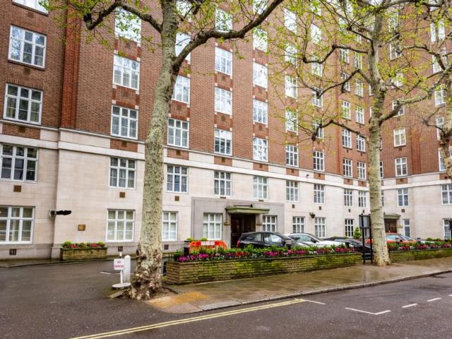 Apartment at Chesterfield Gardens, City of Westminster