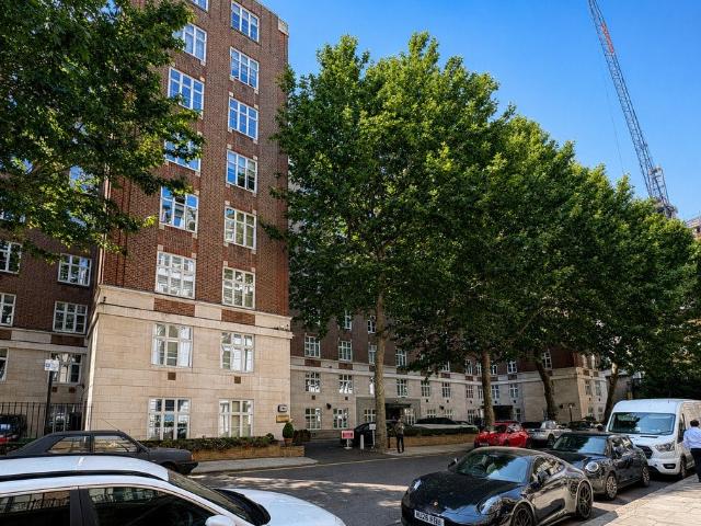 Apartment at Chesterfield Gardens, City of Westminster