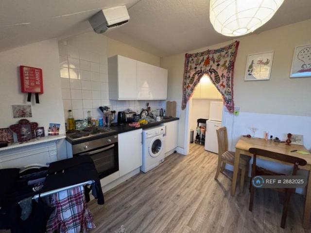 Apartment at Chesterfield Road, Bristol