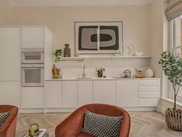 Apartment at Chesterton Road, Greater London