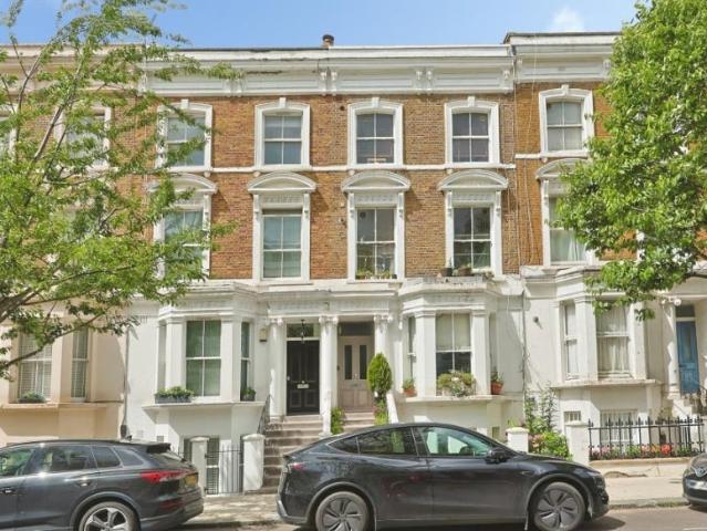 Apartment at Chesterton Road, London