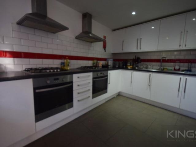 Apartment at Chestnut Avenue, Guildford