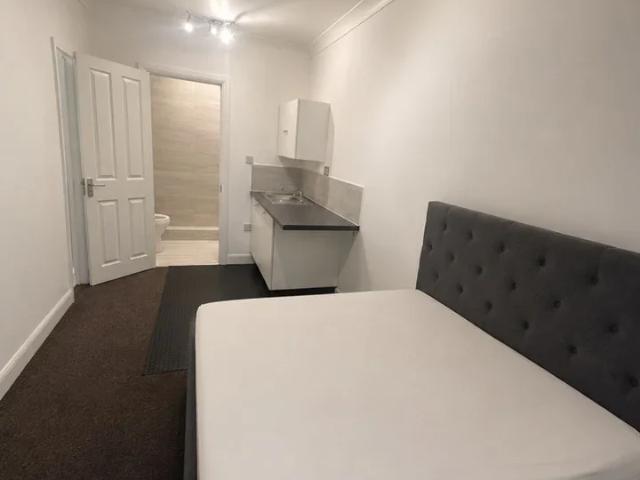 Apartment at Chestnut Avenue, Greater London