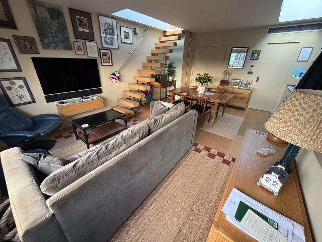 Apartment at Chepstow Crescent, Greater London