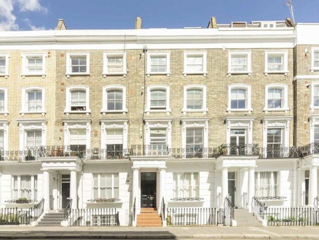 Apartment at Chepstow Road, City of Westminster