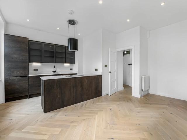 Apartment at Chepstow Road, City of Westminster