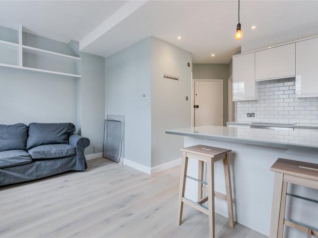 Apartment at Chepstow Road, City of Westminster