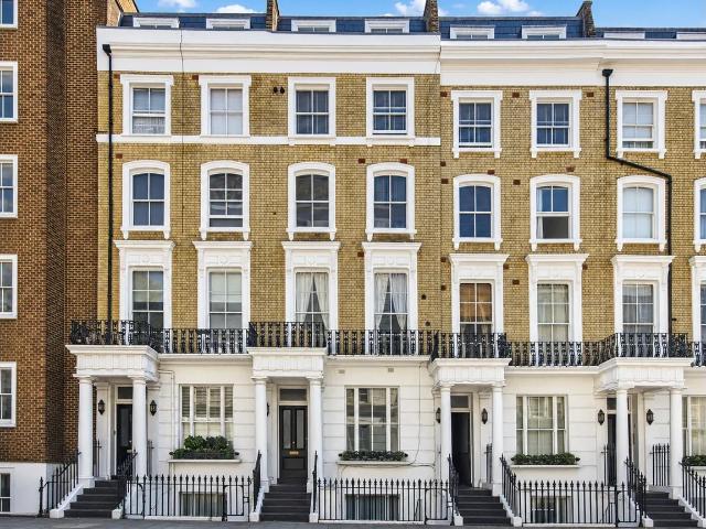 Apartment at Chepstow Road, City of Westminster