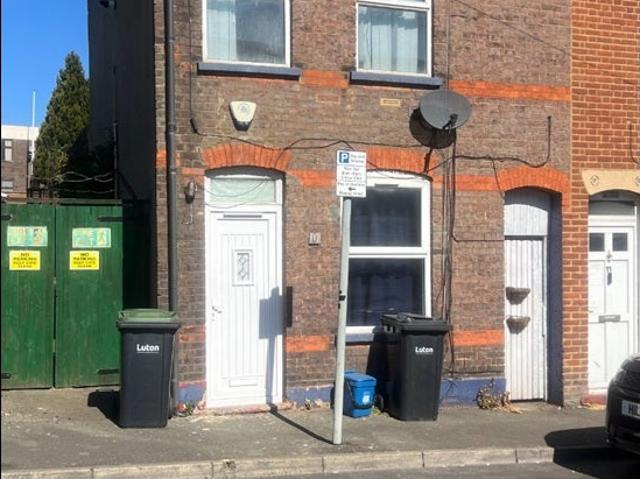 House at Chequer Street, Luton
