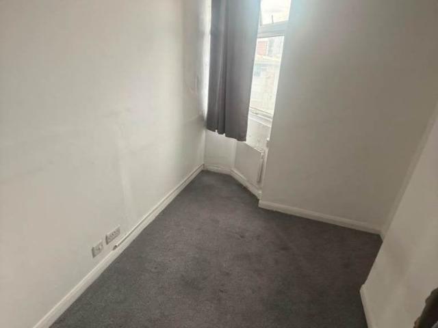 Apartment at Chequers Parade, Ripple Road, Greater London