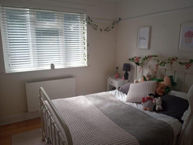Apartment at Cheriton Drive, Greater London