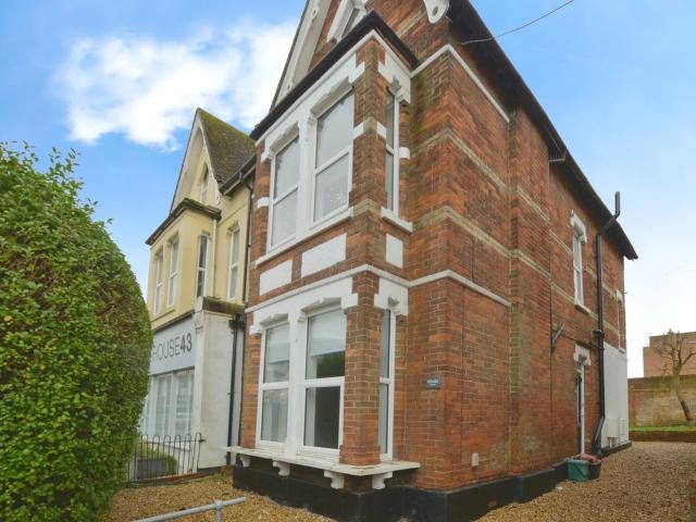 Apartment at Cheriton High Street, Folkestone and Hythe District