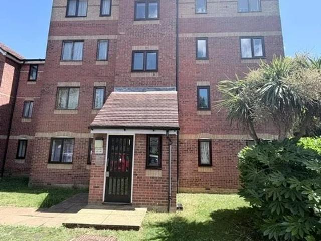 Apartment at Cherry Blossom Close, Greater London