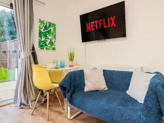 Apartment at Chertsey Close, Luton