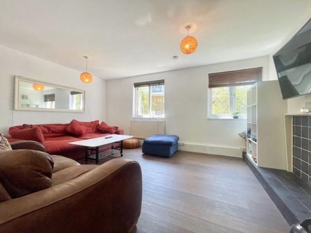 Apartment at Chettle Close, Greater London