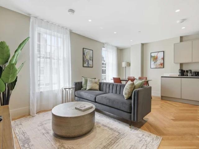 Apartment at Cheyne Walk, Greater London