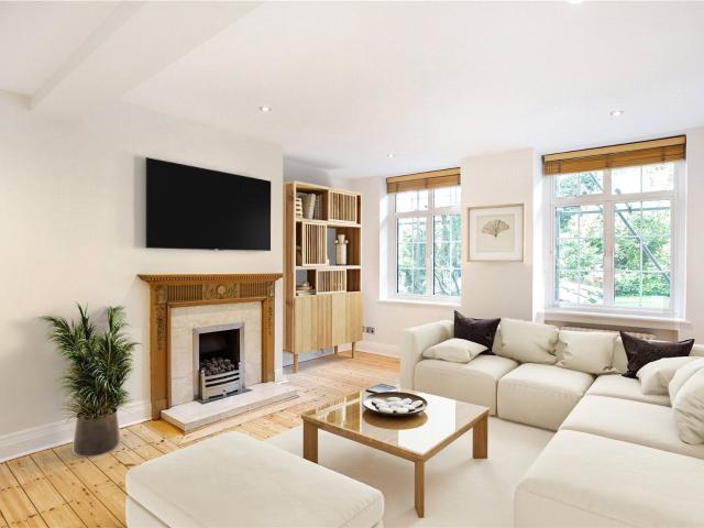 Apartment at Cheyne Walk, Greater London