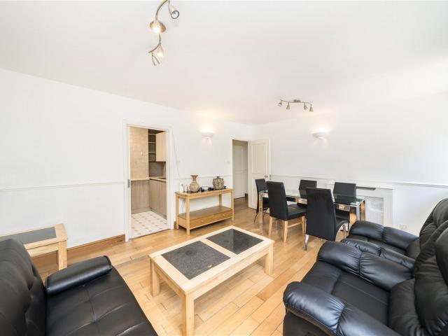 Apartment at Cheyne Walk, Greater London