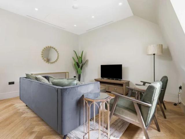 Apartment at Cheyne Walk, Greater London