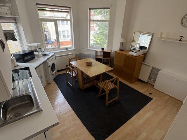 Apartment at Chichele Road, Greater London