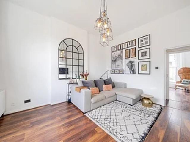 Apartment at Chichester Road, Greater London