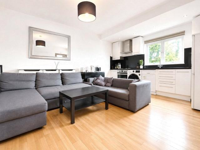Apartment at Chicksand Street, Greater London