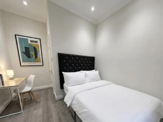 Apartment at Chicksand Street, Greater London