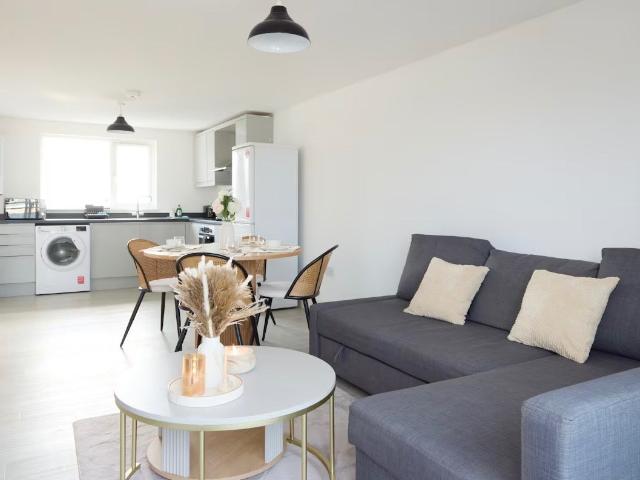 Apartment at Chigwell Road, Greater London