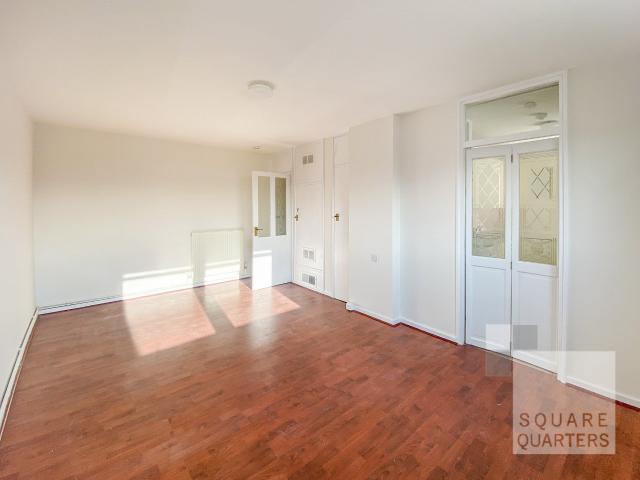 Apartment at Chillingworth Road, Greater London