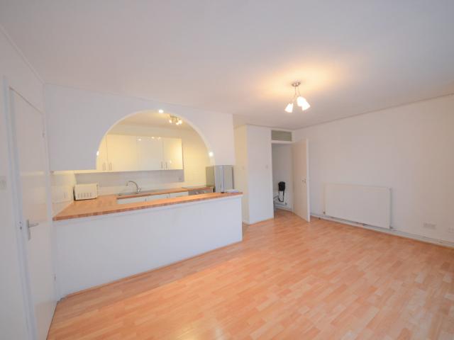 Apartment at Chillingworth Road, Greater London