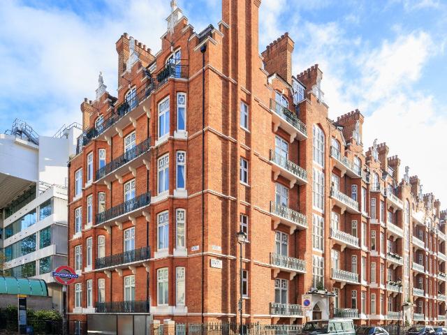 Apartment at Chiltern Street, City of Westminster