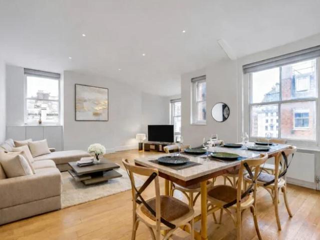 Apartment at Chiltern Street, City of Westminster