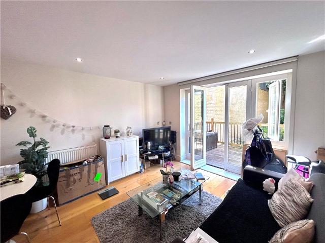 Apartment at Chiswick High Road, Greater London