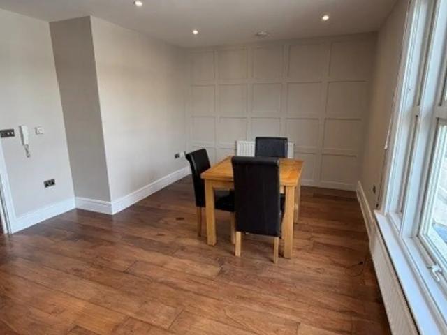 Apartment at Chiswick High Road, Greater London
