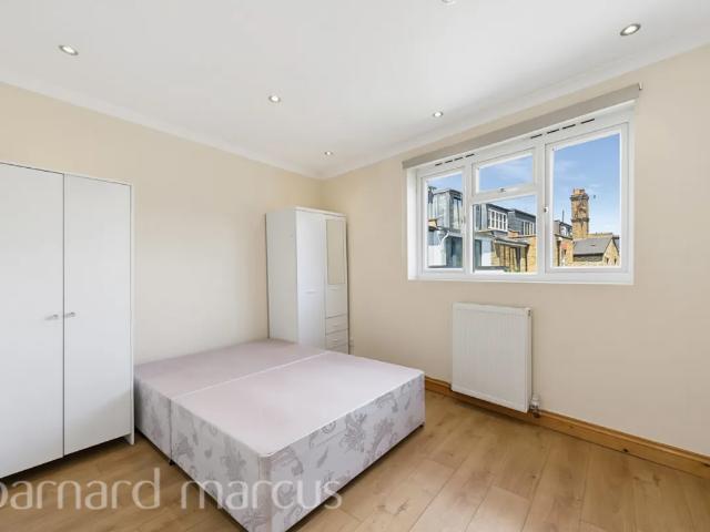 Apartment at Chiswick High Road, Greater London