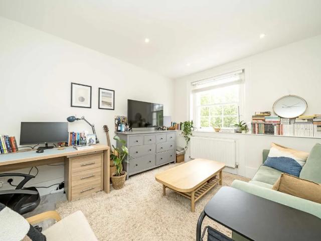 Apartment at Chiswick High Road, Greater London