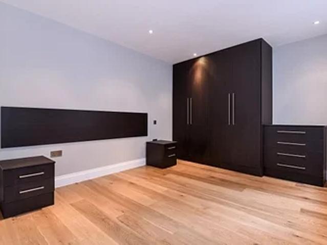 Apartment at Chiswick High Road, Greater London