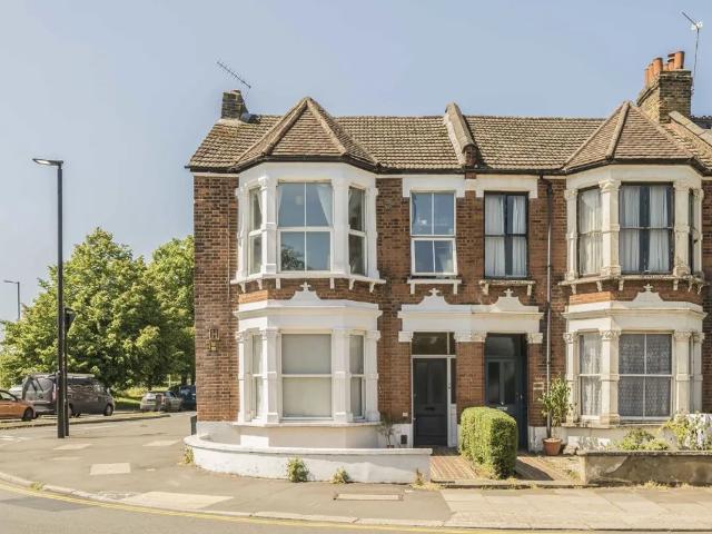 Apartment at Chiswick Lane, Greater London