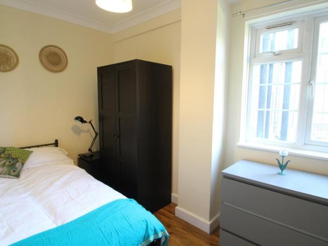 Apartment at Chiswick Village, Greater London