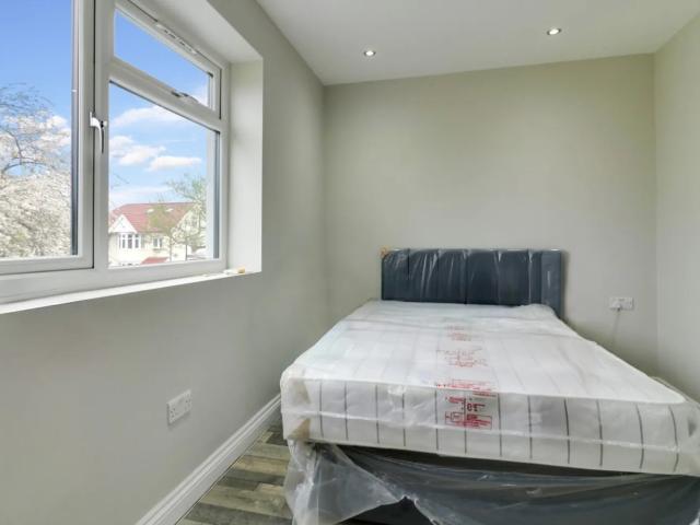 apartment, at Christchurch Avenue, Harrow, HA3, United Kingdom