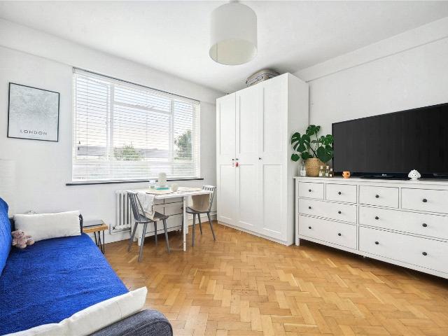 Apartment at Christchurch Road, Greater London