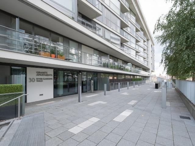 Apartment at Christchurch Way, Greater London