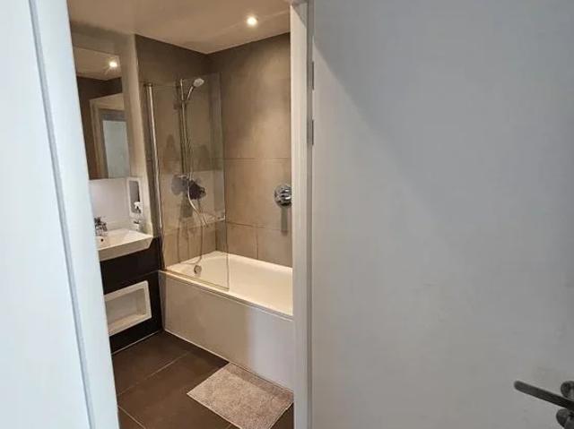 Apartment at Christchurch Way, Greater London