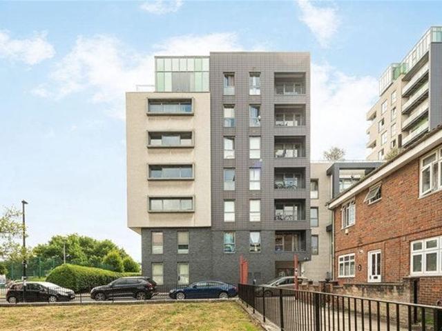 Apartment at Christian Street, Greater London