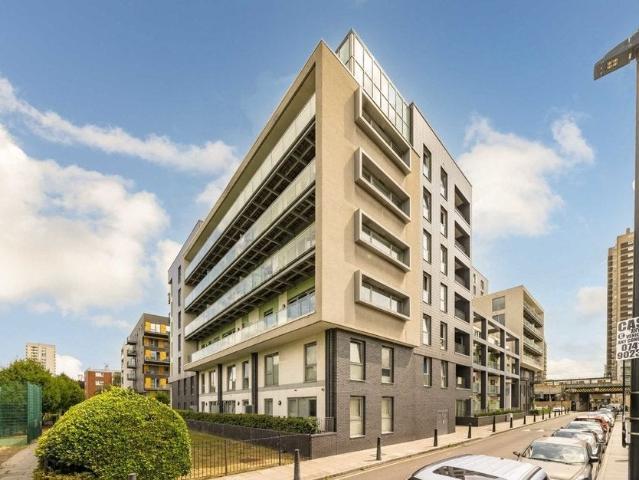 Apartment at Christian Street, Greater London