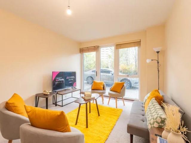 Apartment at Chronicle Avenue, Greater London